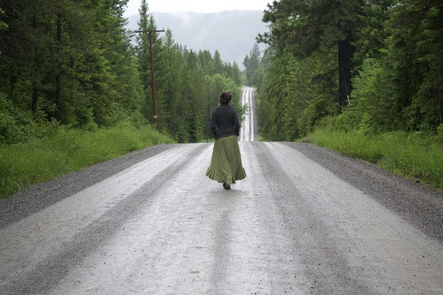 Accordion To Kellie: Portrait of a rainy day | Studio tour