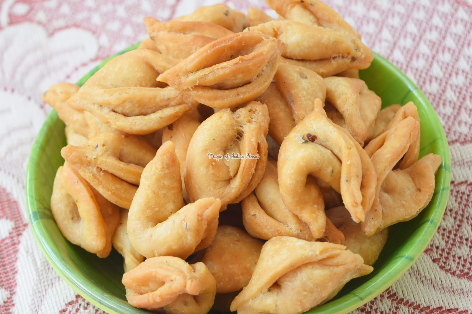 Peri Peri Masala Kaliya Mathri Recipe | Magic of Indian Rasoi