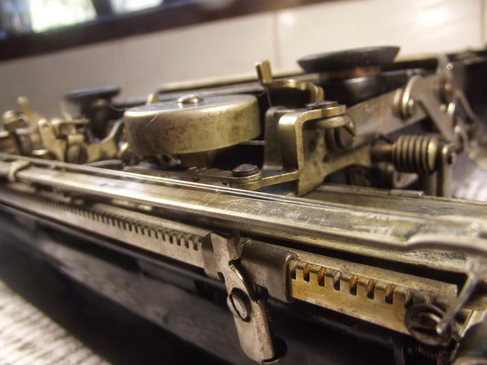 oz.Typewriter: Anatomy of a Fox No 1 Portable Typewriter