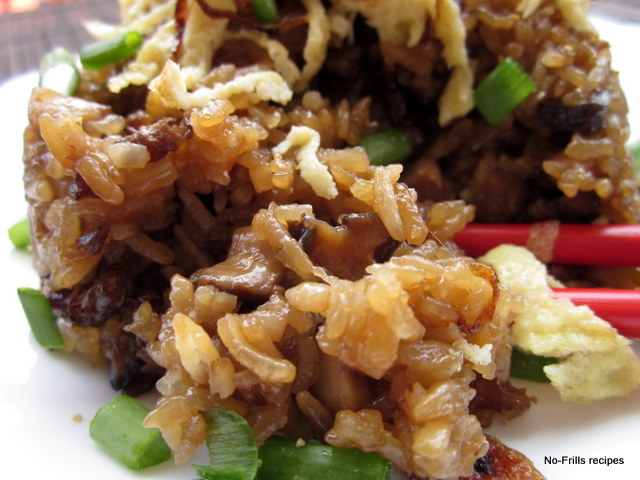 Steamed savoury glutinous rice ~ 'Loh Mai Fan'