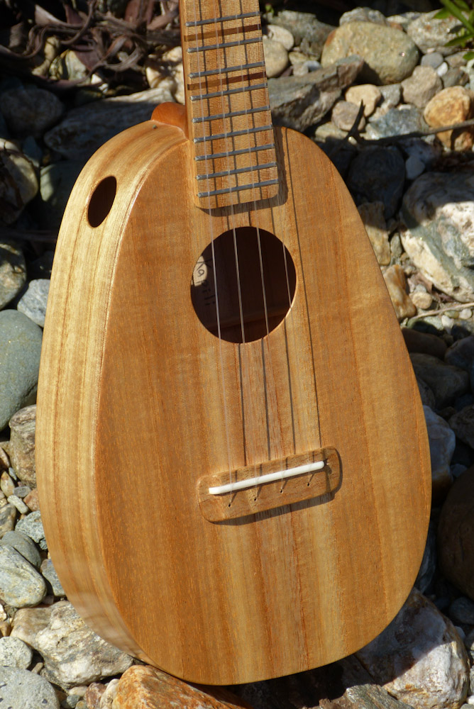 2009 Makapili Acacia Pineapple Concert Ukulele