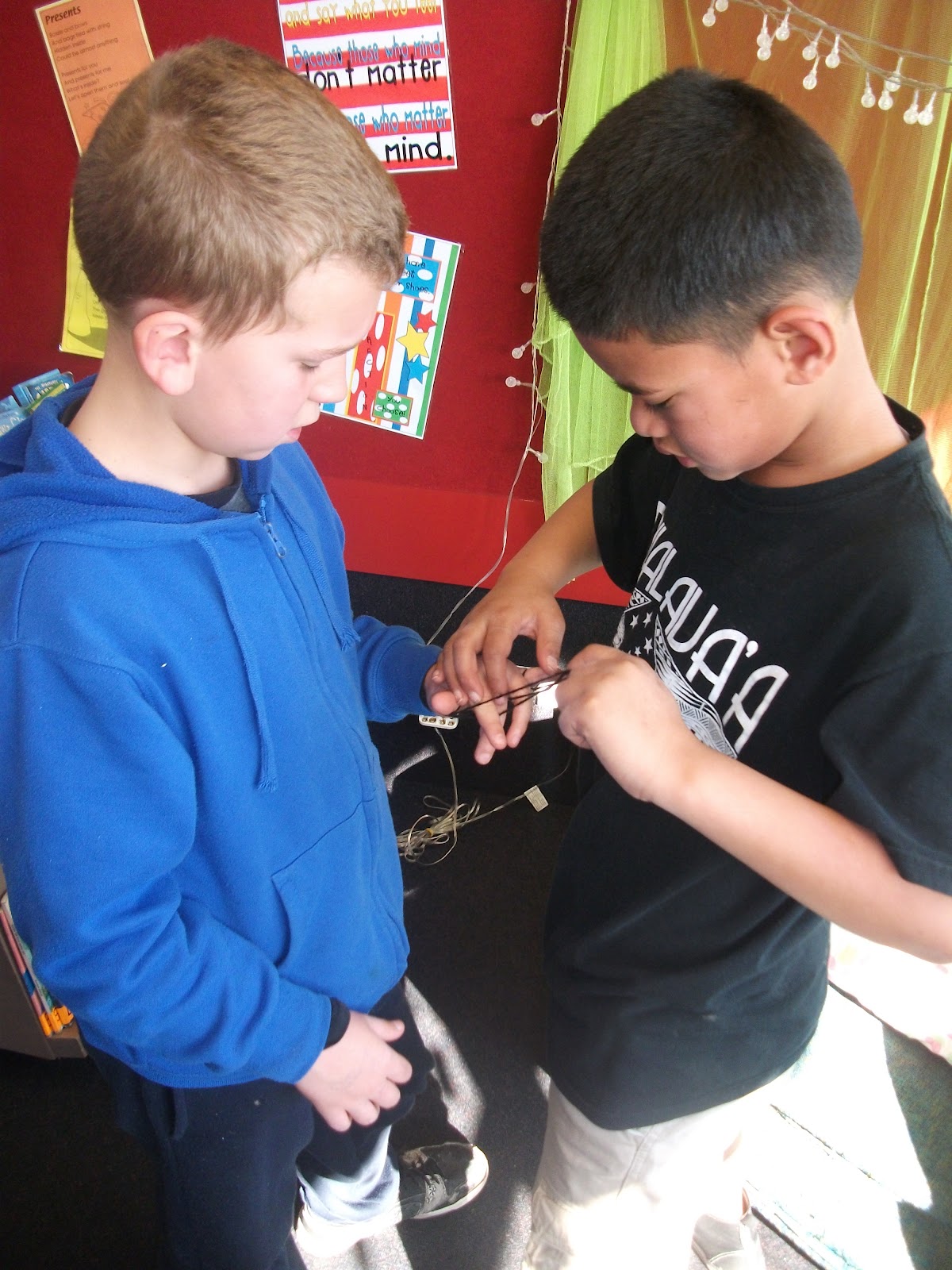 Mrs Bizzy's Class Blog: Whai - Maori String Game