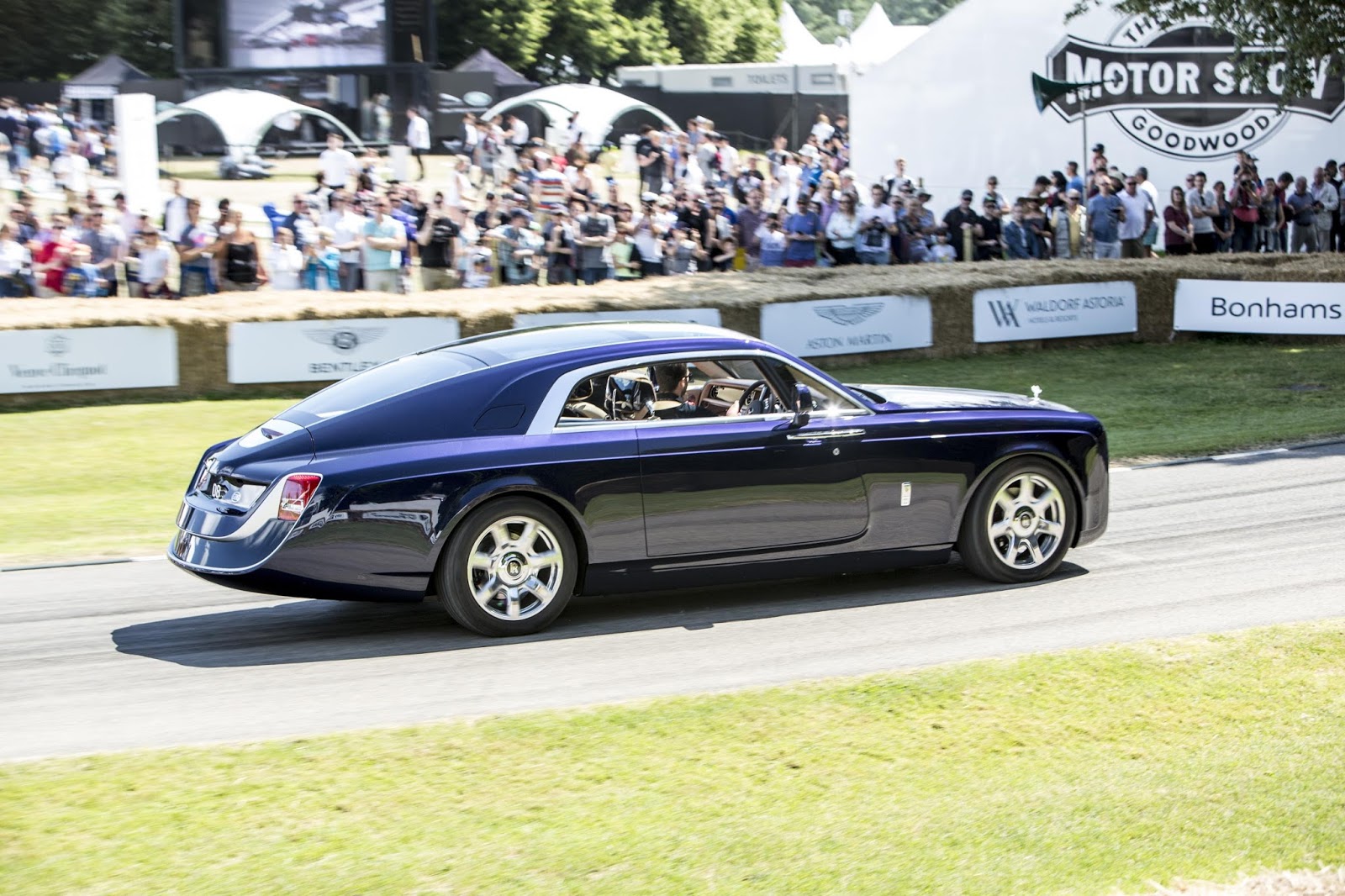 Best supercar Rolls ROyce and Goodwood go together like a hand in a ...