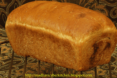 Madhavi's Cyber Kitchen: An Orange & Cinnamon Swirl Bread