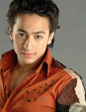 Nona Mody: Hamada Helal