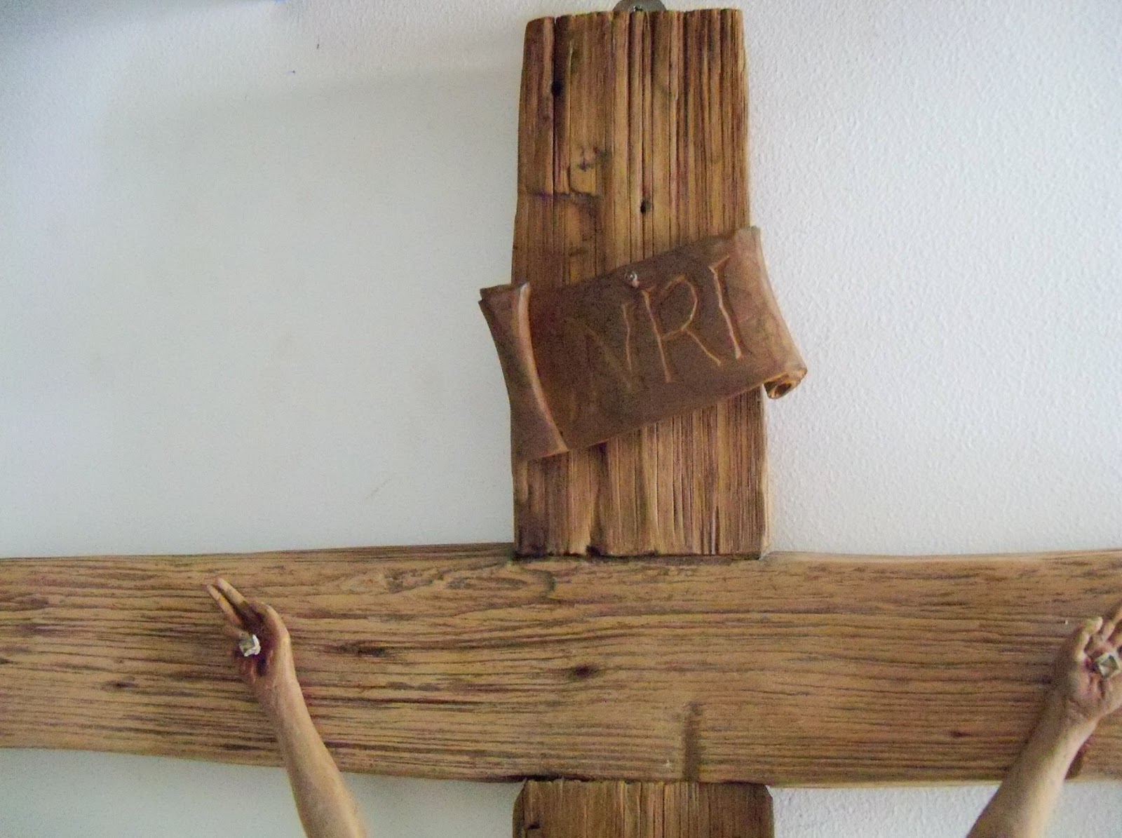 Benda Rohaniku: Salib Kayu Jati Antik