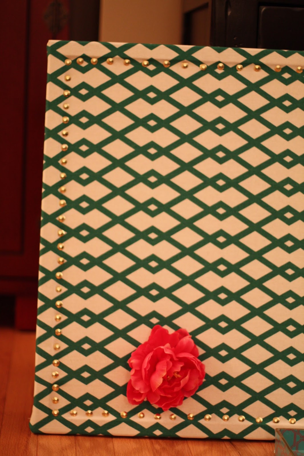 Shush In Your Home: GLAMifying a Boring Bulletin Board