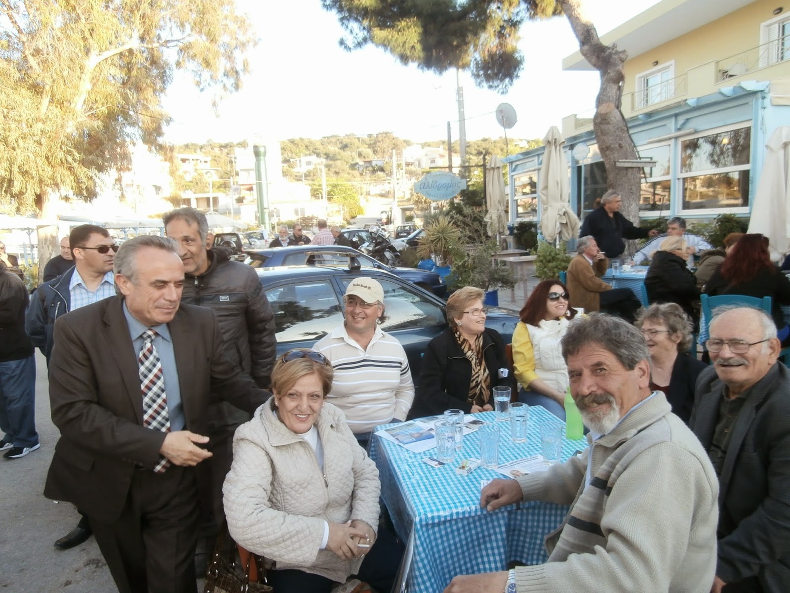 ΤΟ ΑΓΚΑΘΙ ΤΗΣ ΣΑΛΑΜΙΝΑΣ: ΤΑ ΣΕΛΗΝΙΑ ΔΕΙΧΝΟΥΝ ΤΟΝ ΔΡΟΜΟ ΚΑΙ ΣΤΗΡΙΖΟΥΝ ...