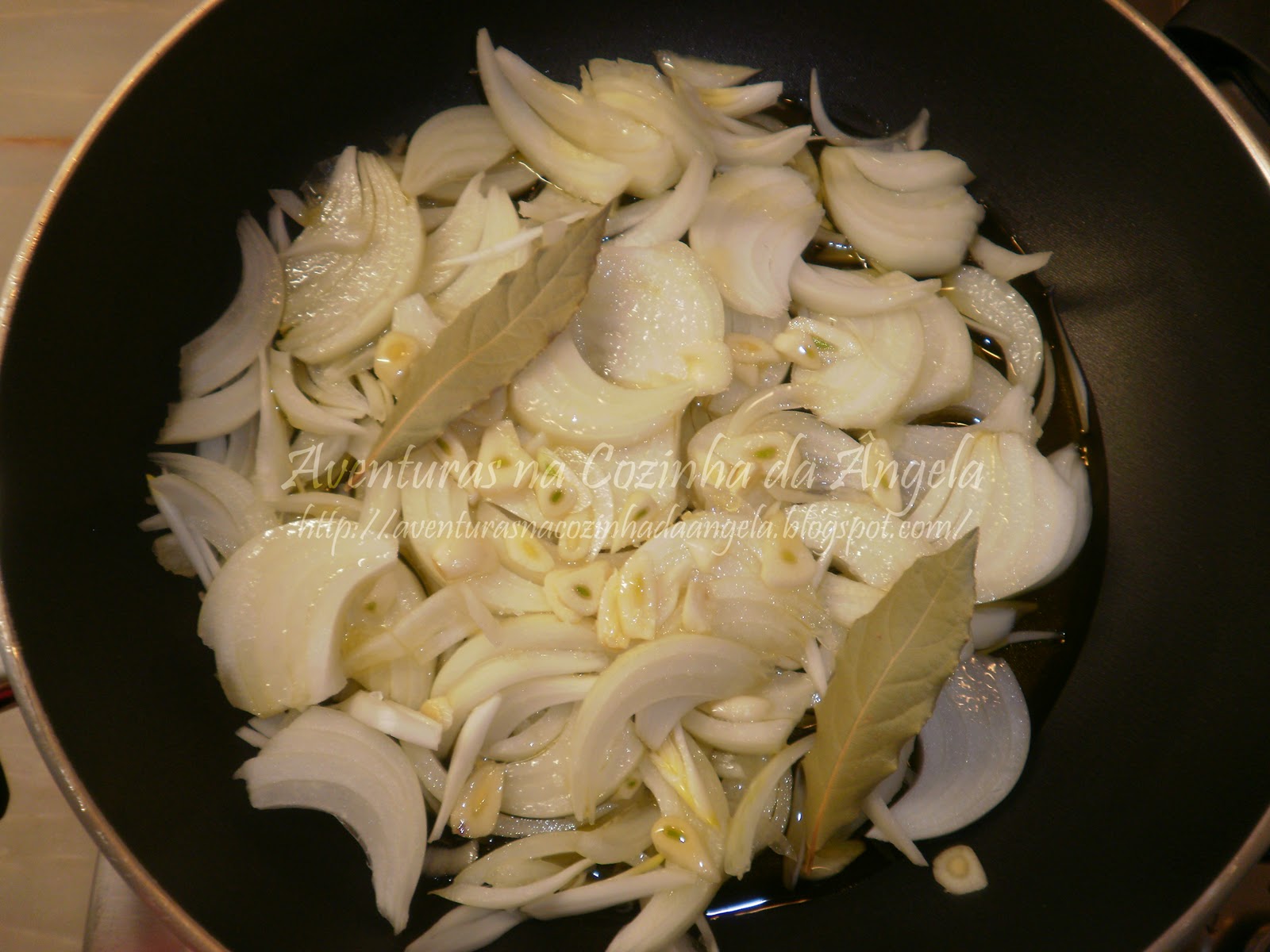 Aventuras na Cozinha da Ângela: Filetes de Chaputa de Cebolada