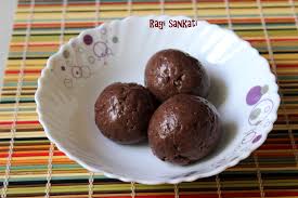 Indian Healthy Food Recepies: Ragi sangati or Ragi muddha