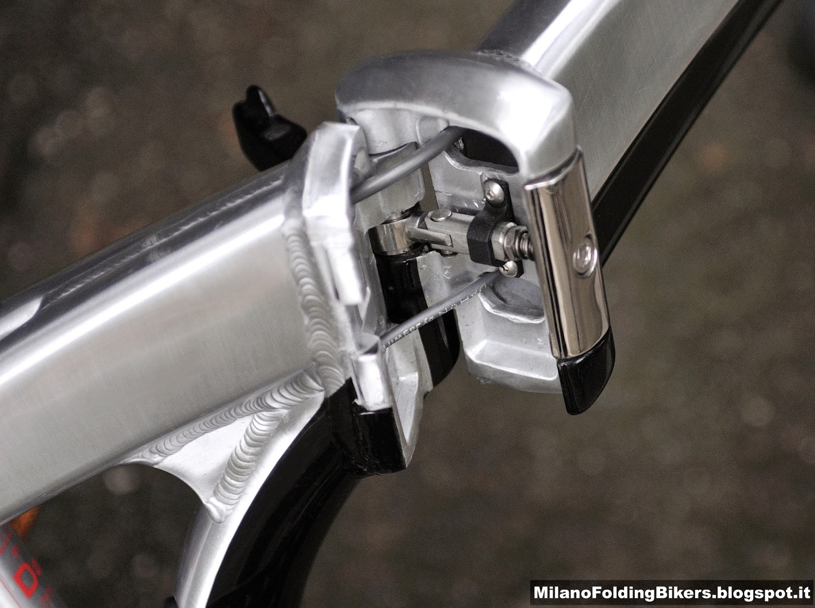 Milano Folding Bikers: Dahon Vigor P9