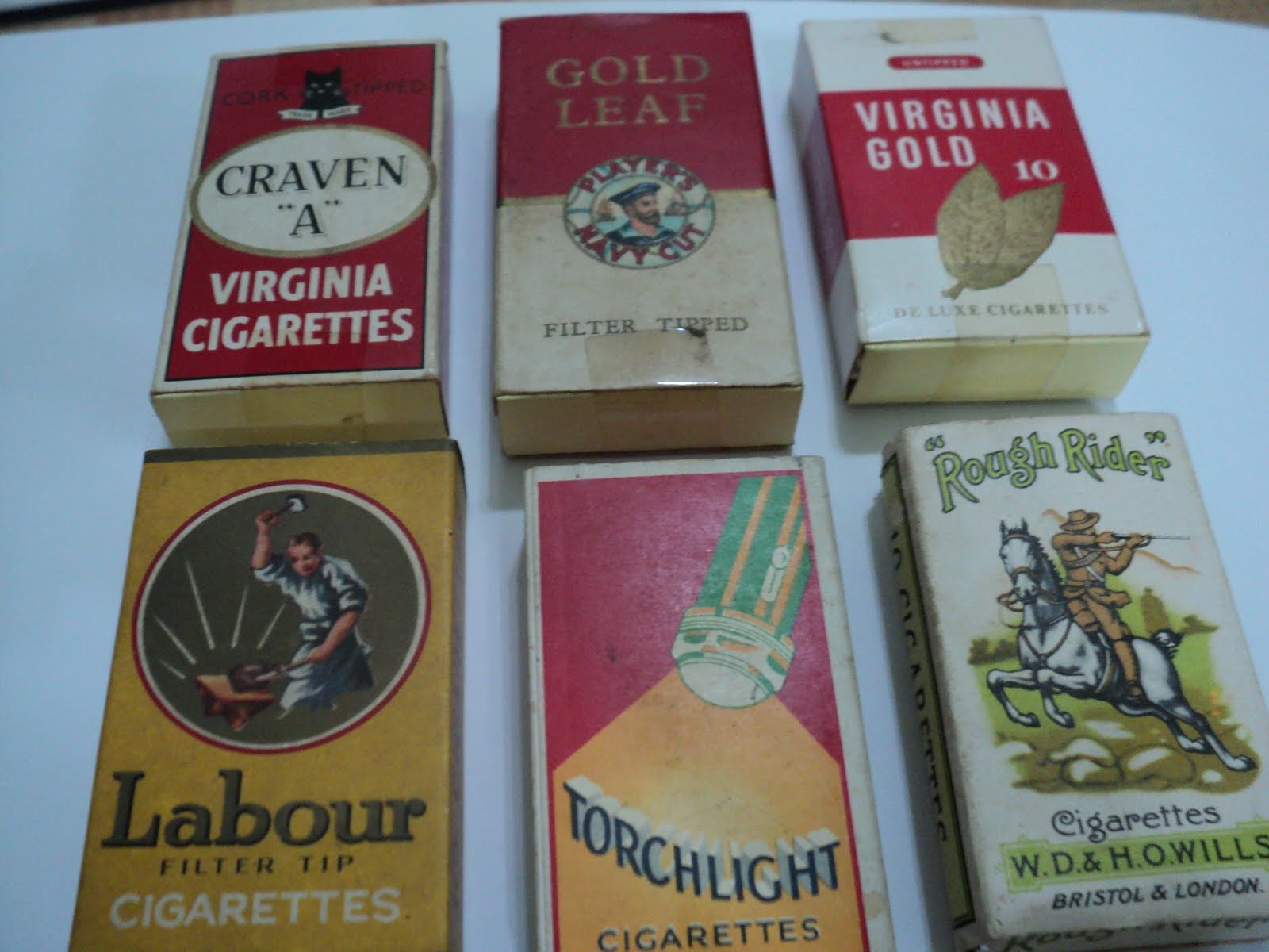 KOLEKSI PAK MAT TAHIR BARANGAN OLD SKOOL: koleksi kotak rokok lama...