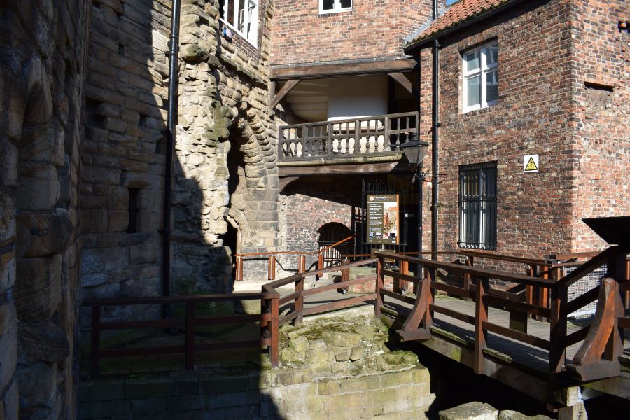 Photographs Of Newcastle: Castle Keep - Black Gate
