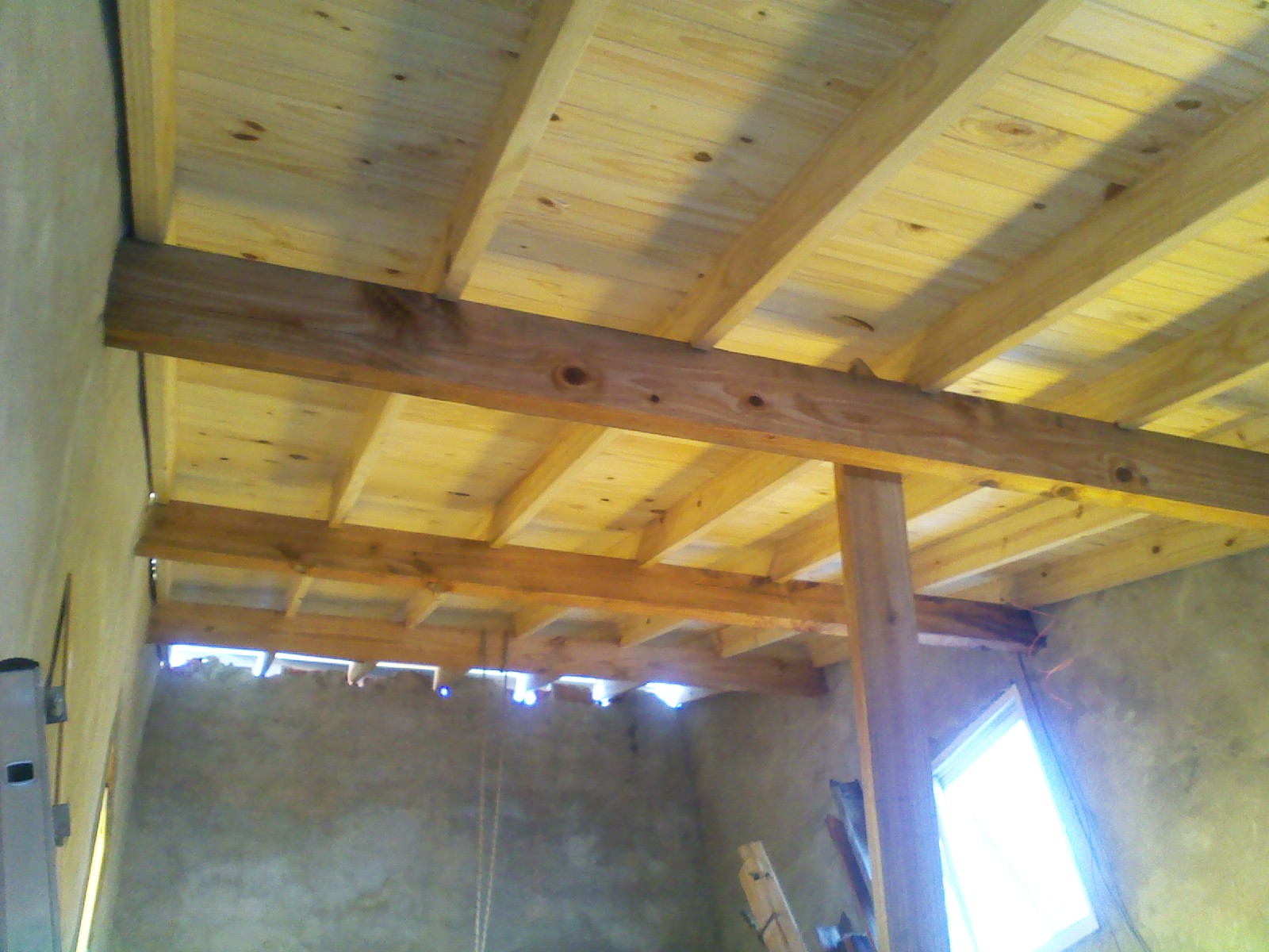 Nuevos Proyectos: TECHO DE MACHIMBRE Y CHAPA TRAPEZOIDAL