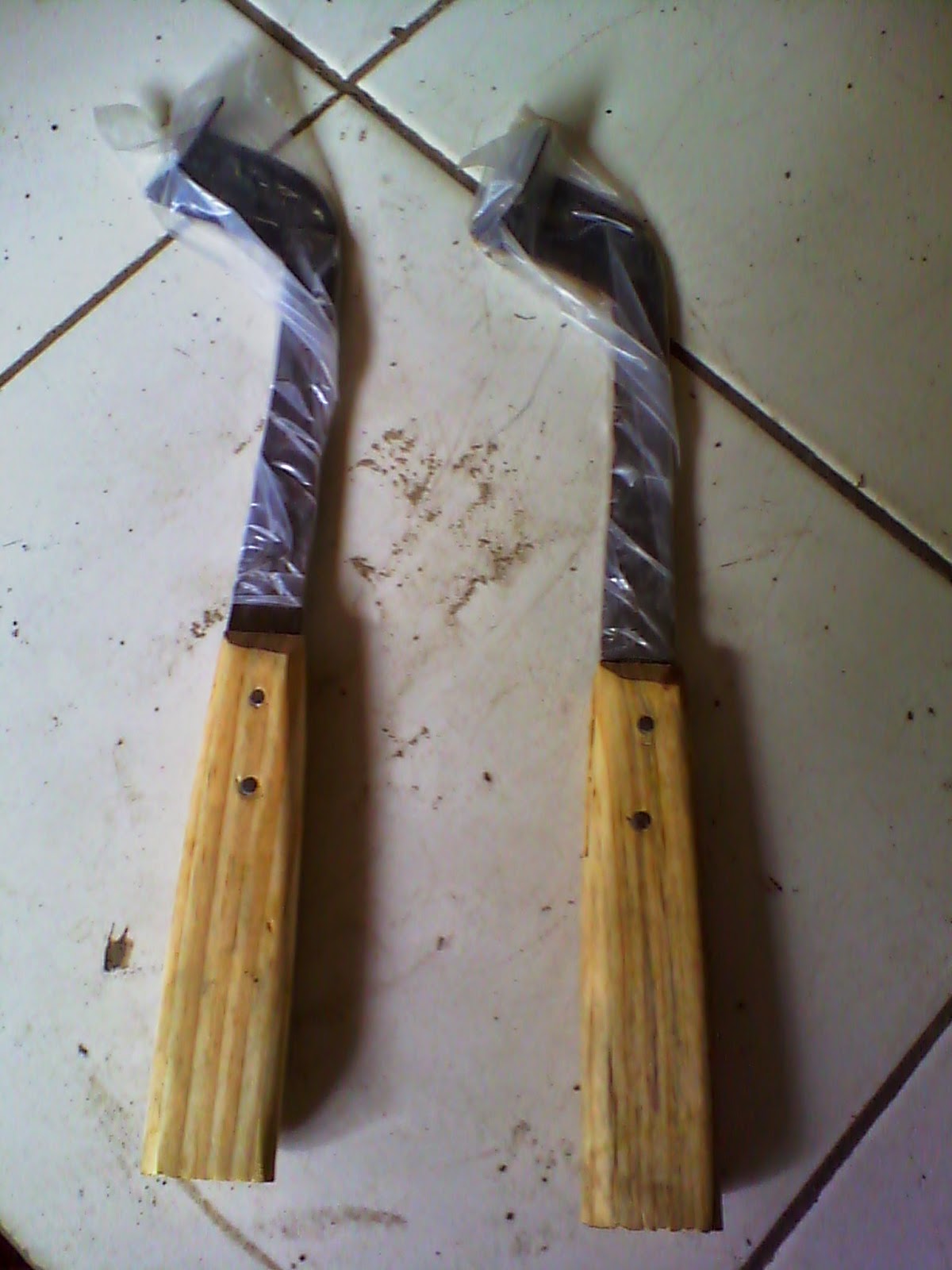 BOGOR AGRITEK MANDIRI: PISAU SADAP KARET