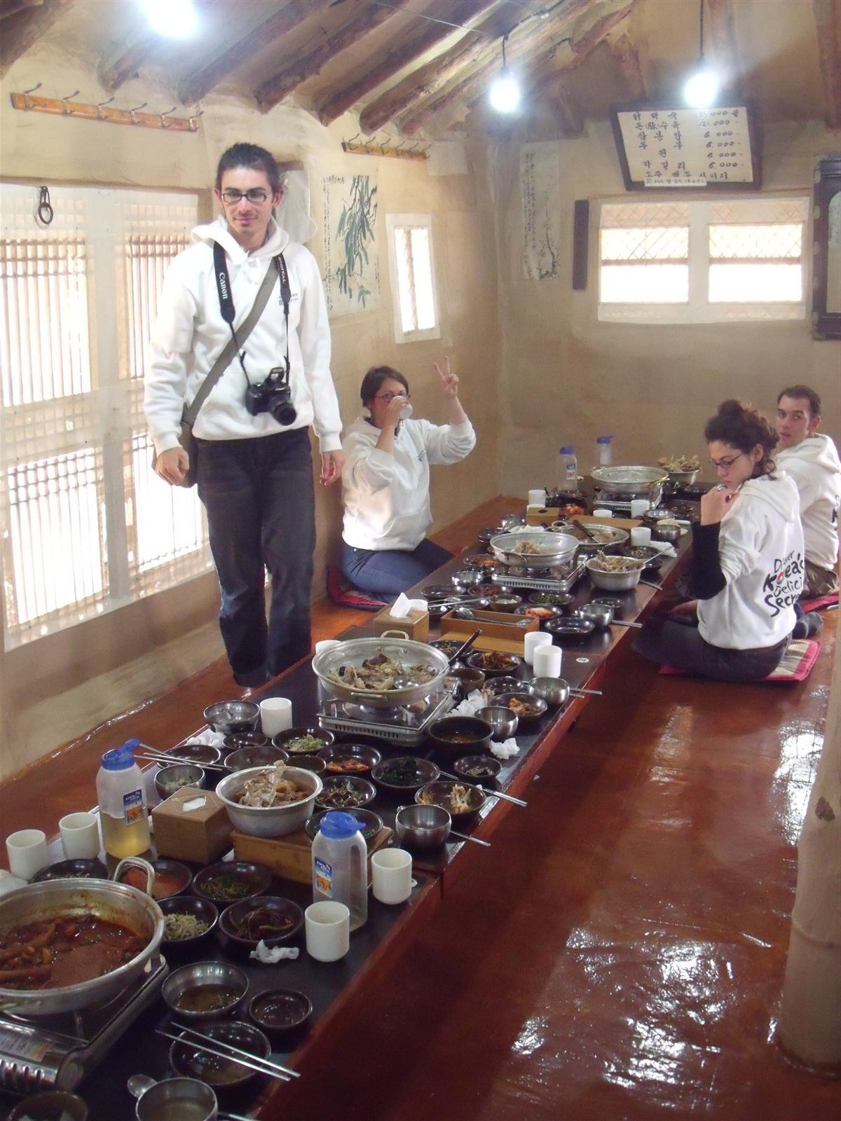 Happy Bear Eats: Songchambong Joseon Village chicken really makes the ...