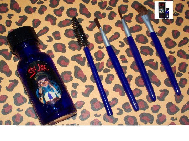 April Dazzle: SHE LAQ BY BENEFIT ( MAGICAL MAKE UP SEALER )