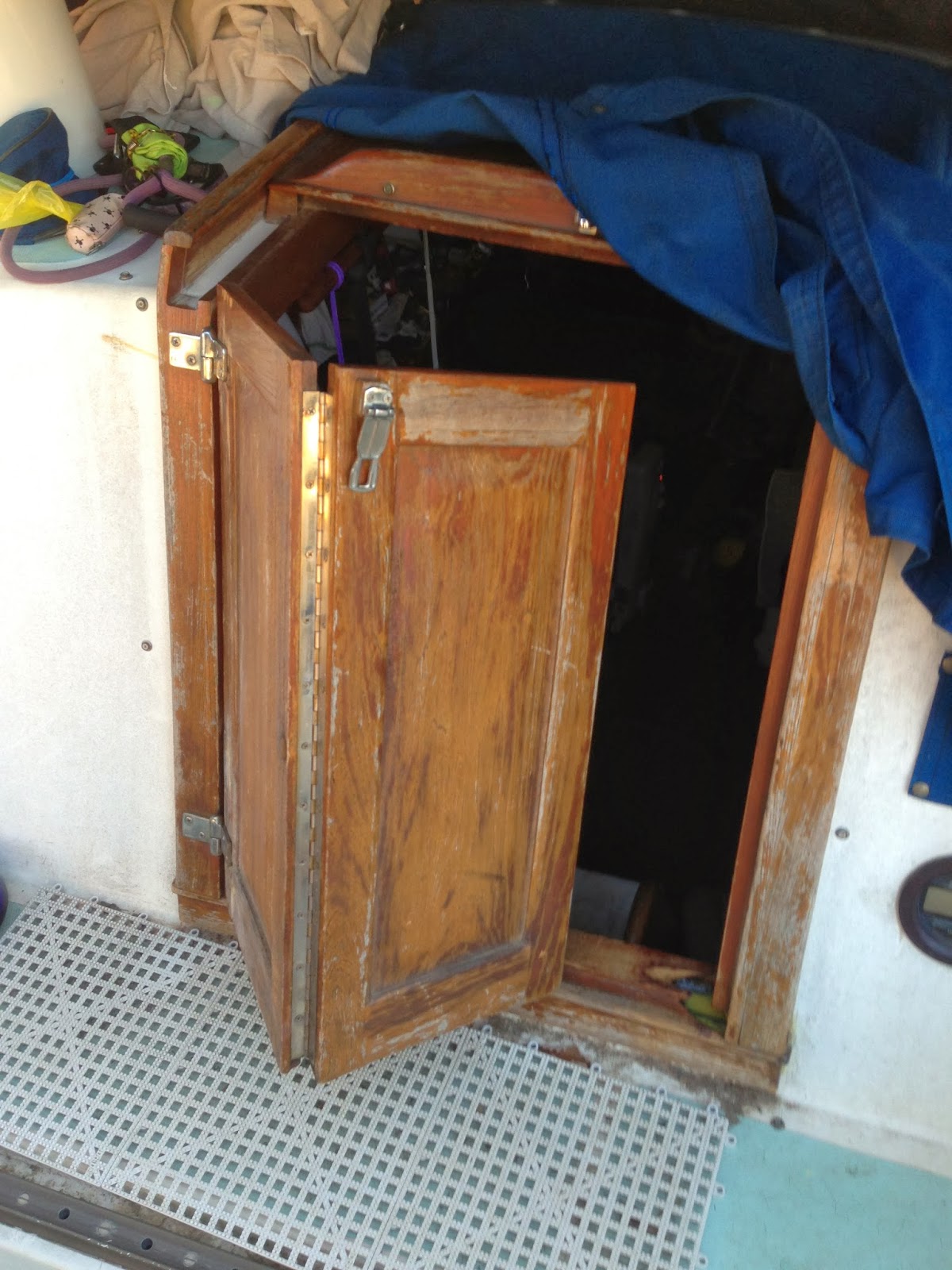 Orbis Non Sufficit: another one opens (project: fix companionway door ...