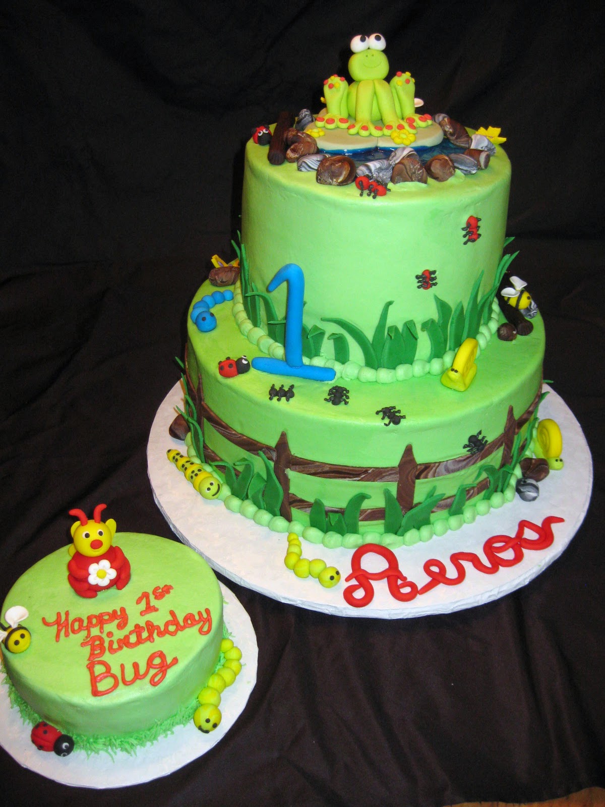 D's Cookie Jar & More: First Birthday Bug cake
