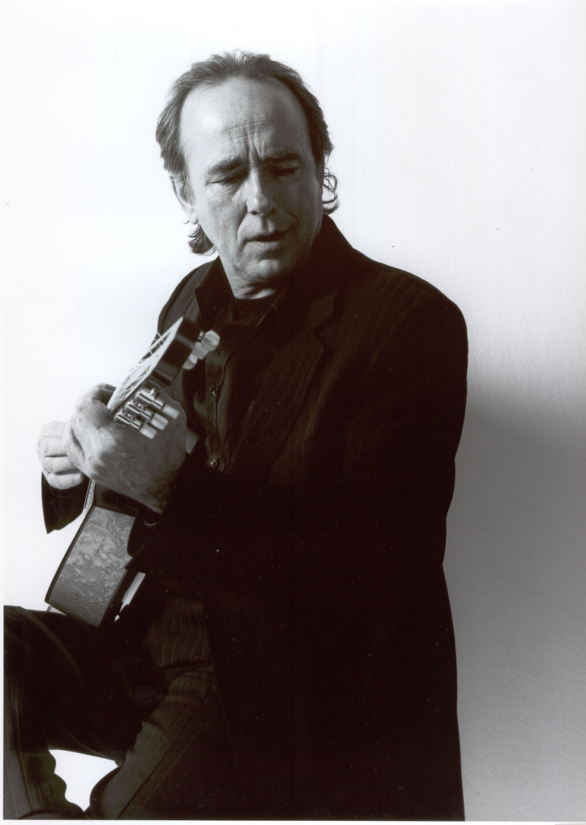 Cine, Blog y Rock'n'Roll: SERRAT ES NOMBRADO DOCTOR HONORIS CAUSA