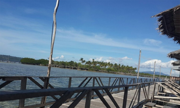 Sejuta Keindahan Laut Ada Di Ambon - Travelgad.net