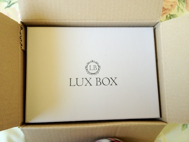 Moonshine: The first Lux Box! What's inside? Review.
