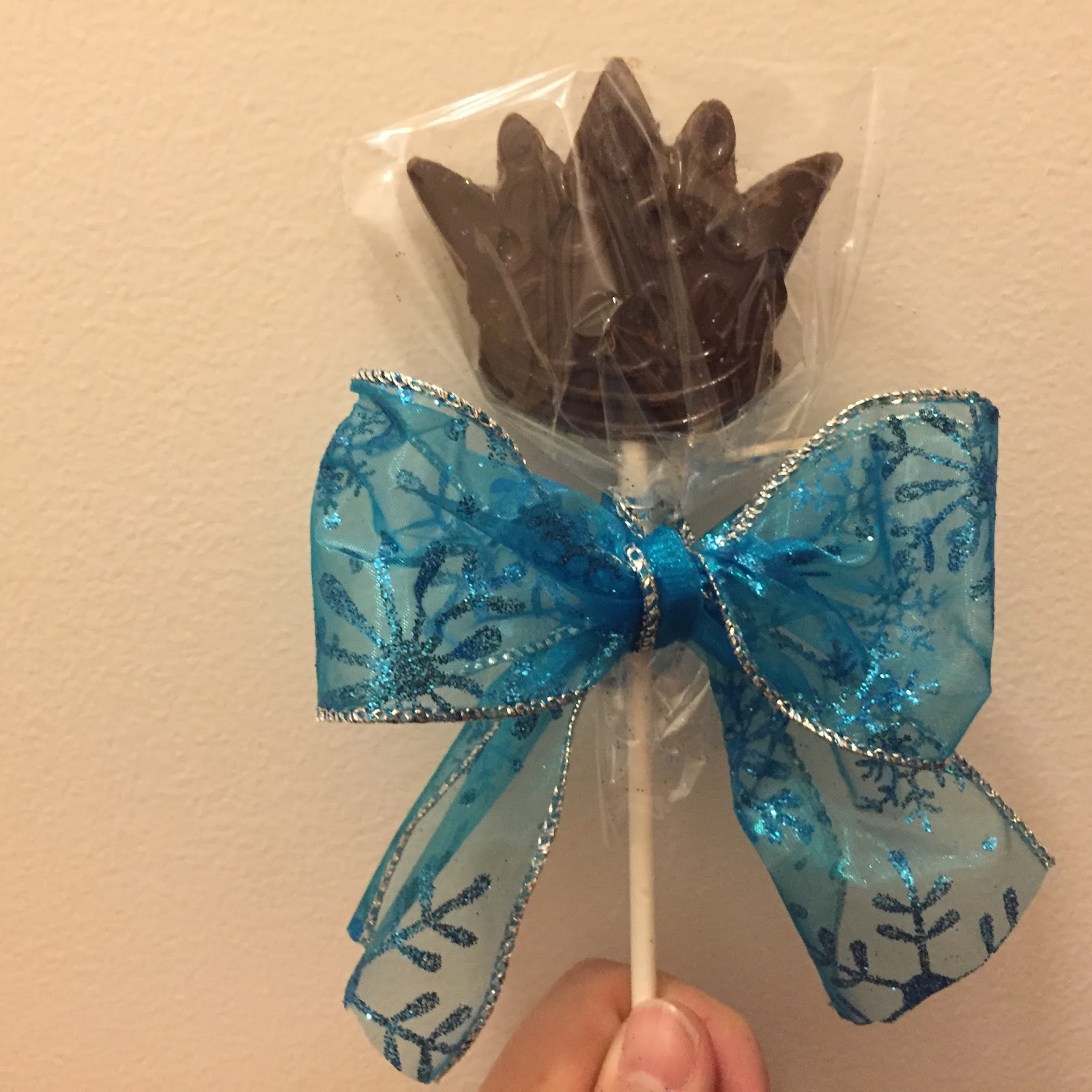 Dying for Chocolate: Chocolate Crown Lollipops: Guest post by Deborah Lacy