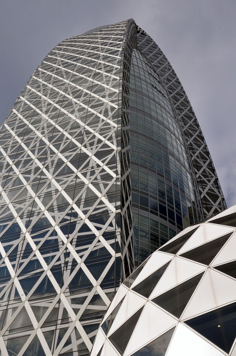 Mode Gakuen Cocoon Tower in Tokyo, Japan | Interior Contemporer ...