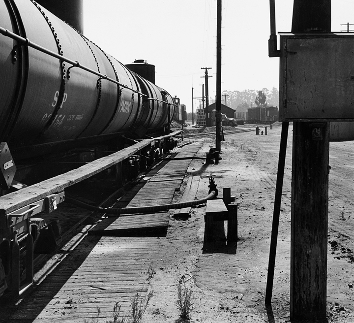 modeling the SP: More tank car unloading