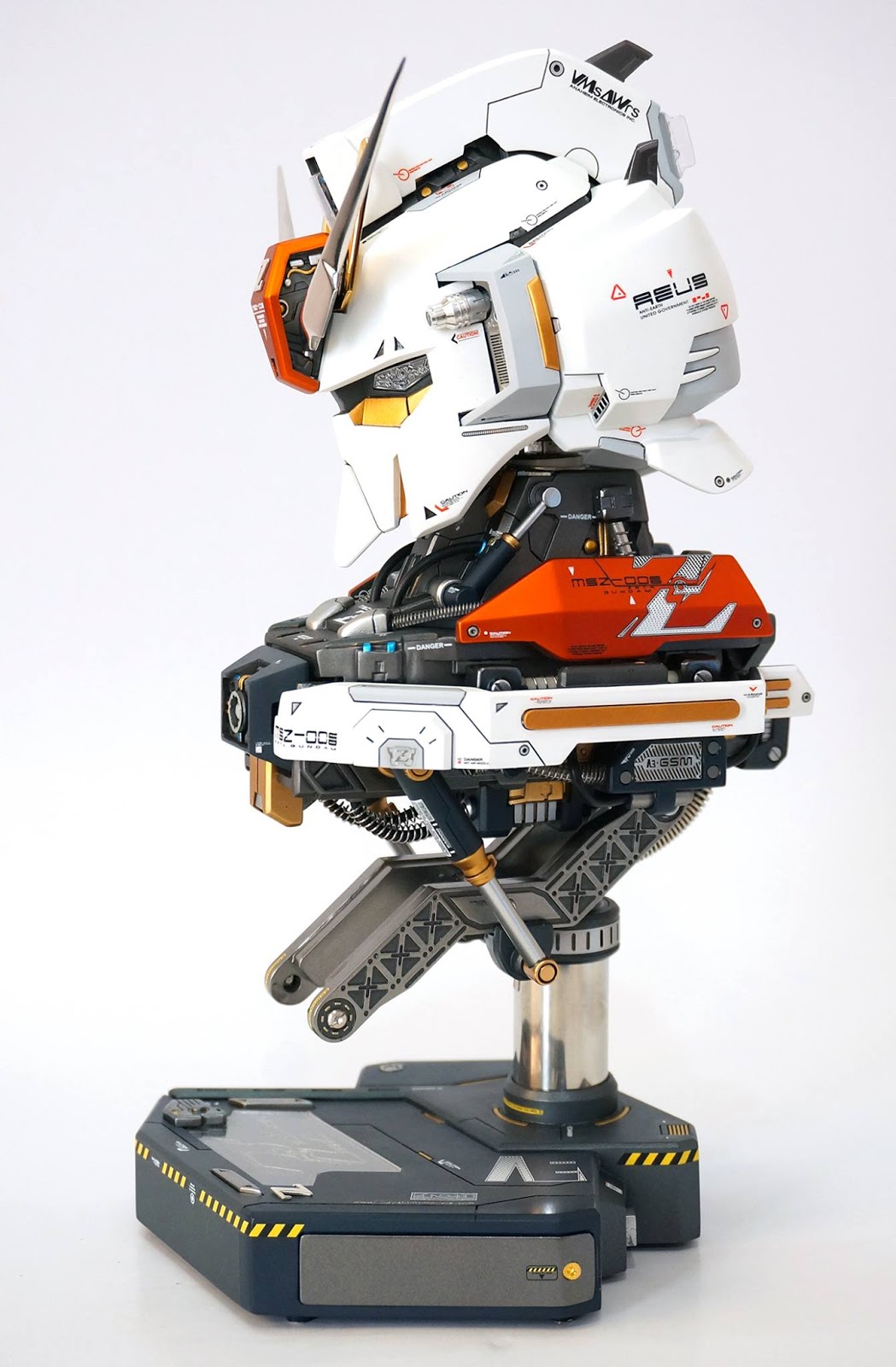 Custom Build: 1/24 Zeta Gundam Head + LED + AutoTransformation