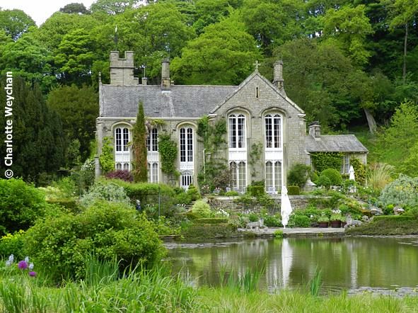 Gresgarth Hall - Lennox-Boyd directs a plant ensemble in Lancashire!