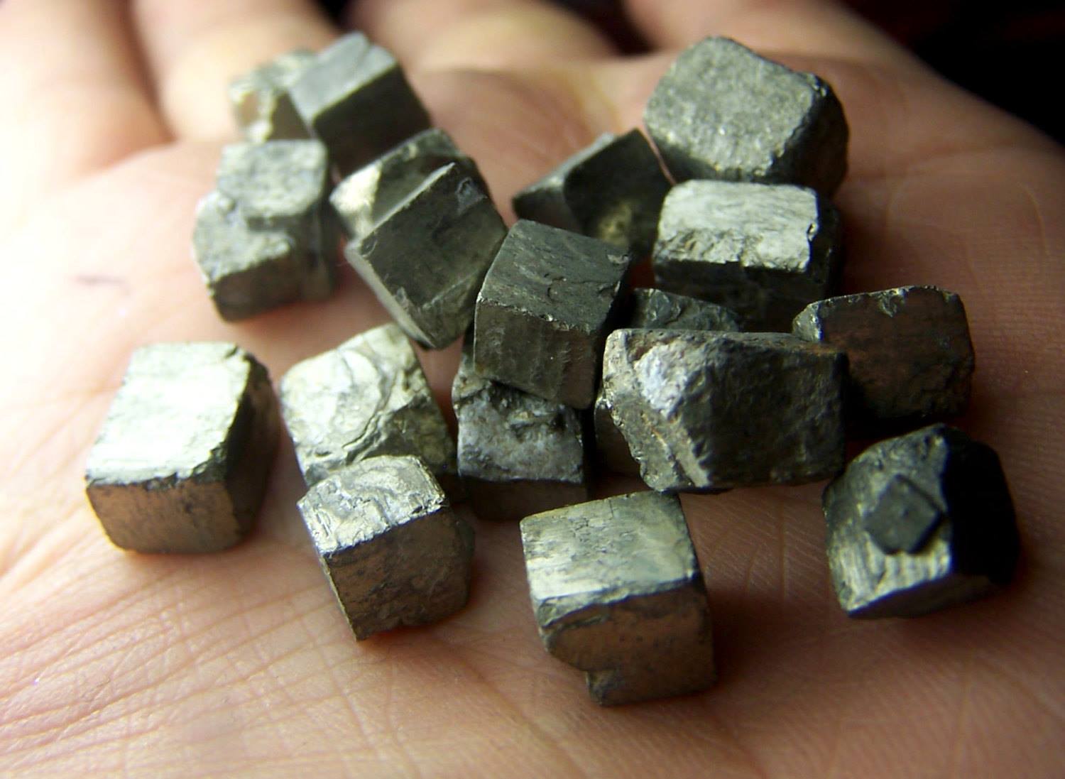 Il Viaggio Sciamanico - Pratiche Spirituali: PIRITE - CRISTALLOTERAPIA