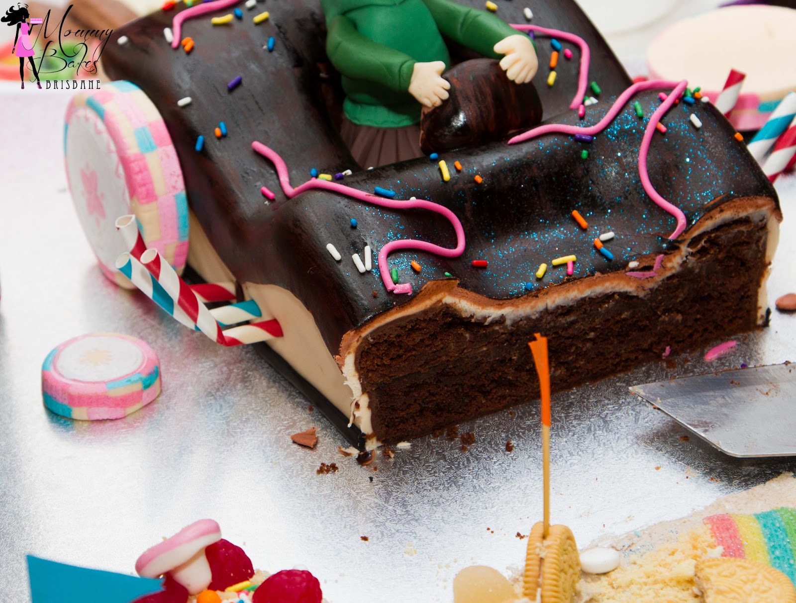 MommyBakes-Brisbane: Wreck-It Ralph feat Vanellope von Schweetz Cart Cake