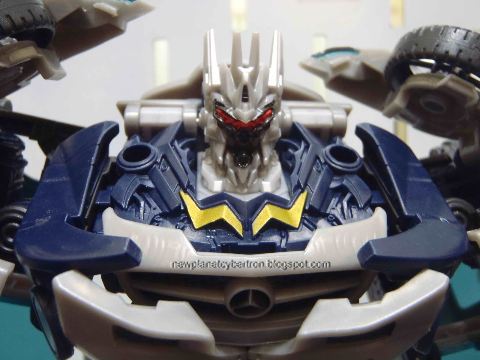 New Planet Cybertron: Transformers Review – Soundwave (Human Alliance)