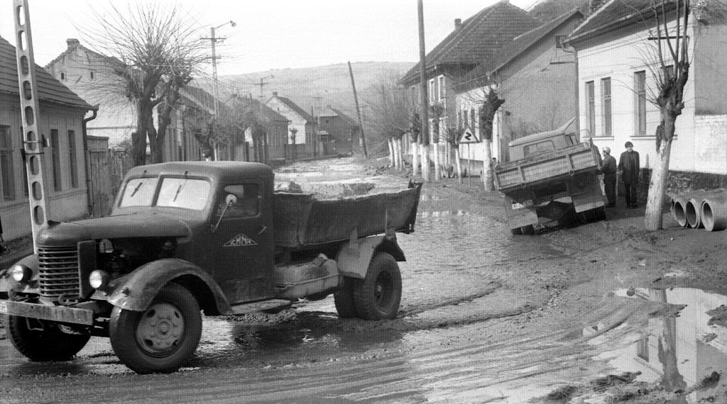 v o l g a n e a g r a: SR-101 - o noua descoperire / SR-101 - a new ...