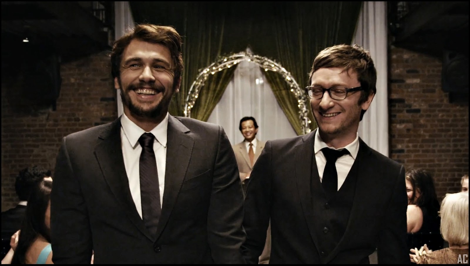 EL PERFECTO JAMES FRANCO, SE CASA CON UN HOMBRE EN VIDEO DE THE LONELY ...