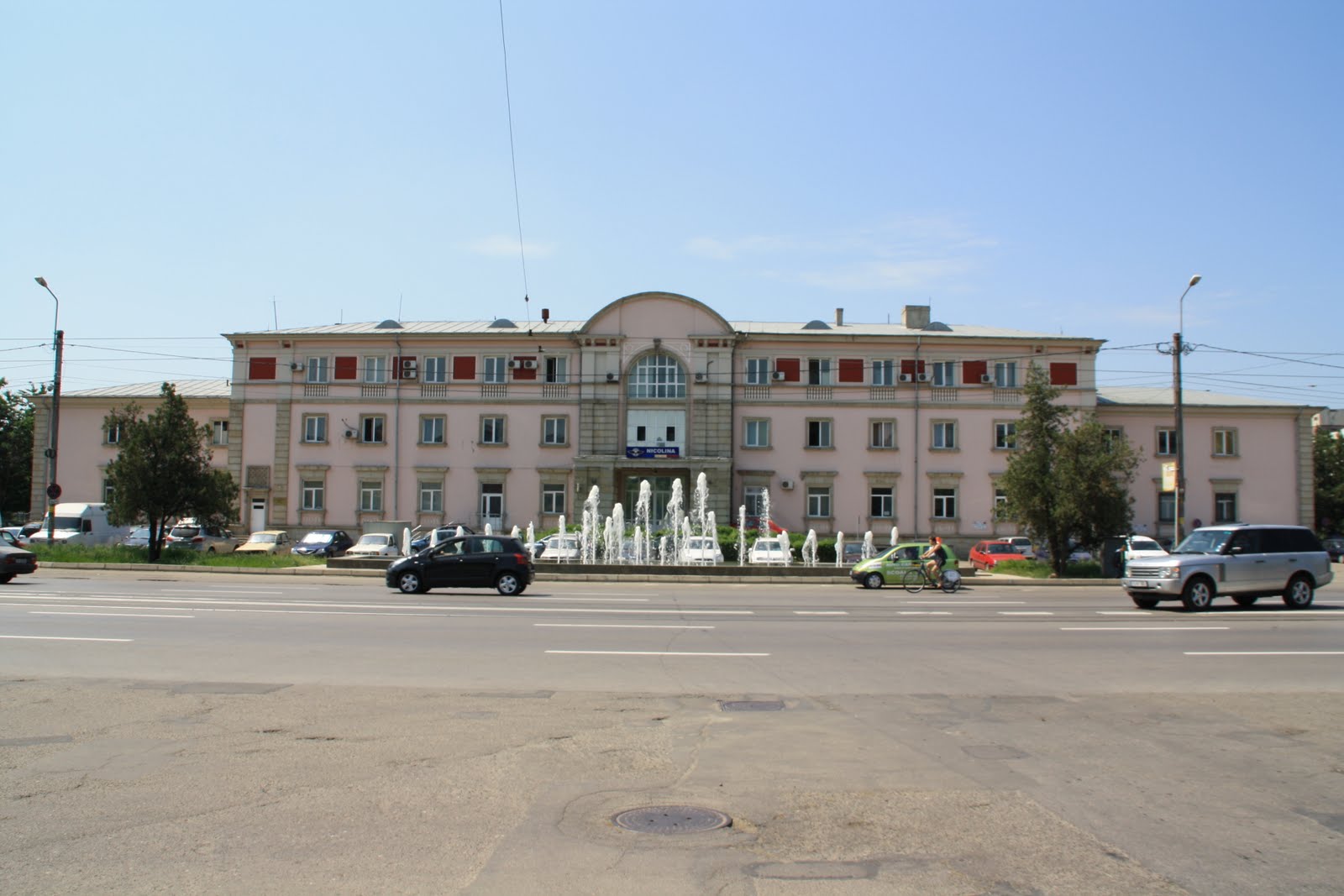 Adun baloane de sapun: Amenajare- Piata Garii Internationale Iasi