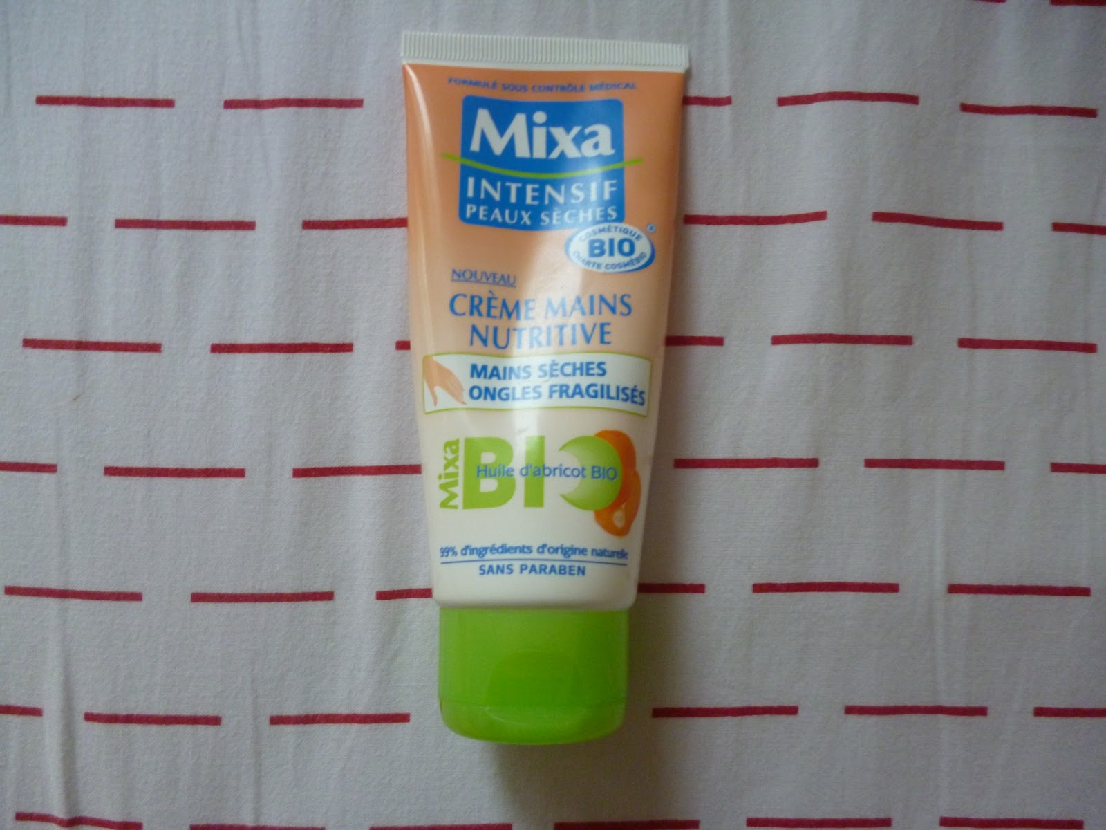 Un zeste d'élégance: Crème MIXA Bio à l'huile d'abricot