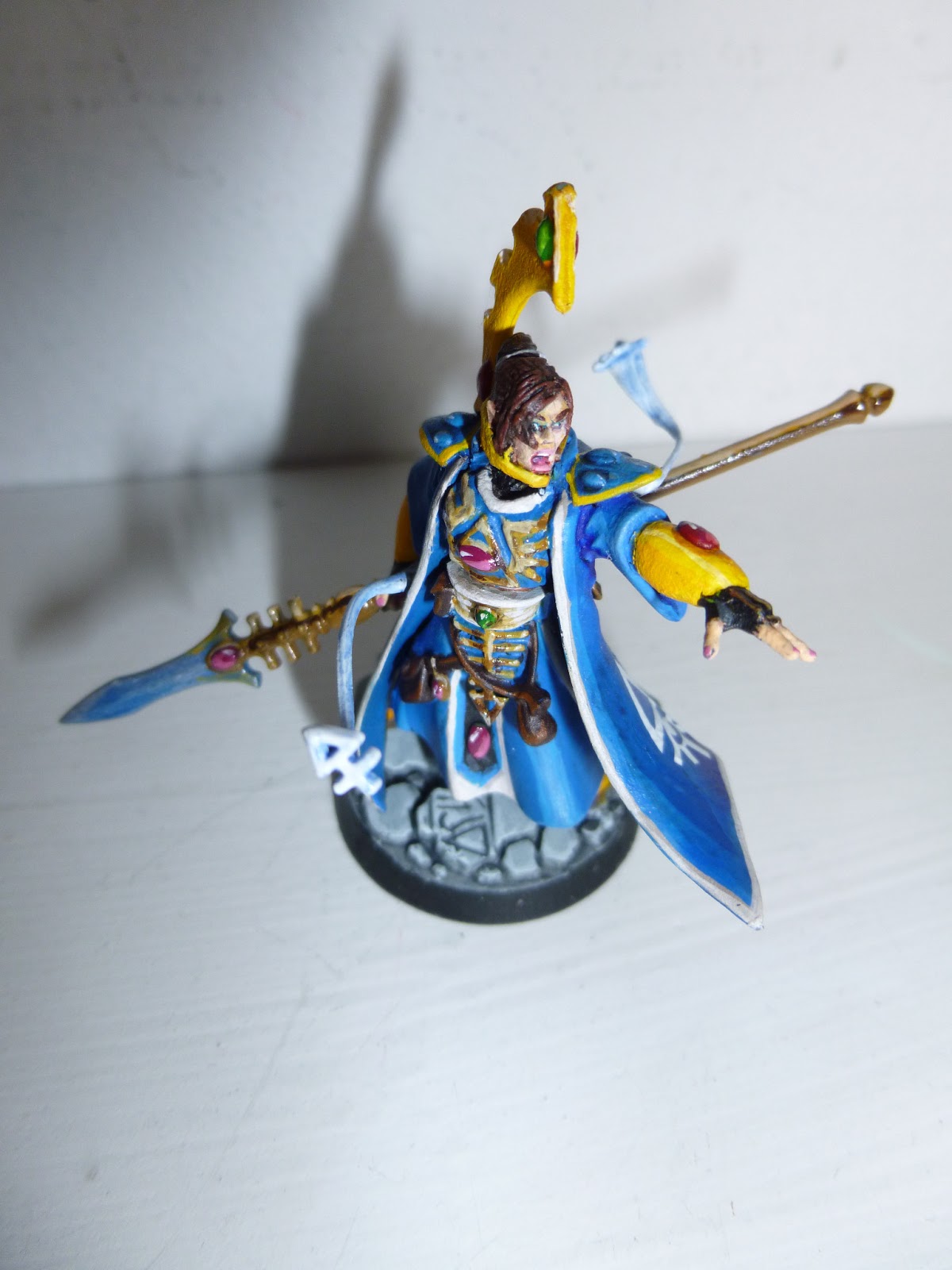 Codex Imperialis: Female Farseer Elenwe conversion finished!