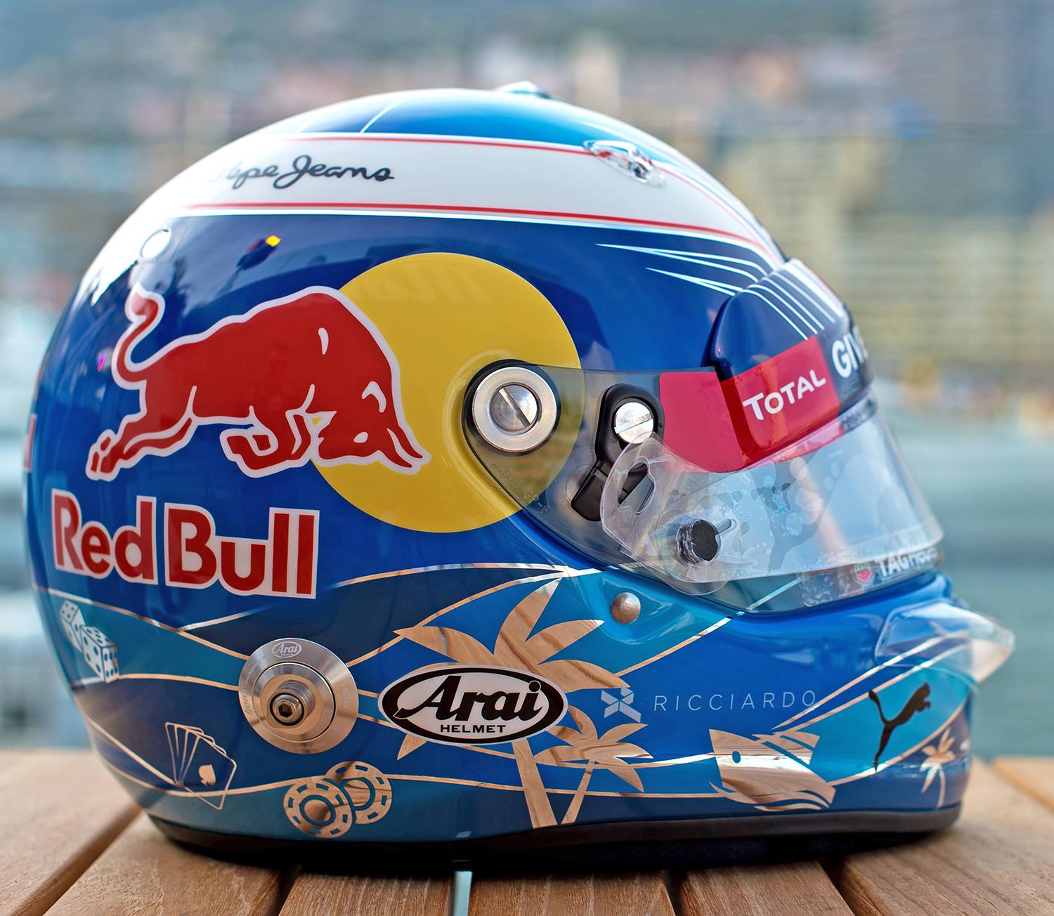 Helm 37: Arai GP-6 D.Ricciardo Monaco 2016 by Jens Munser Designs