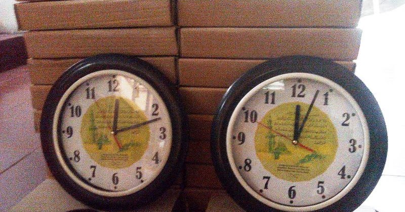 Eleven Surabaya: Jam Dinding Diameter 20 cm