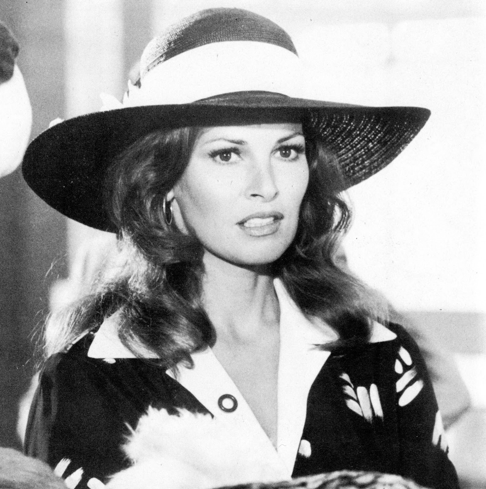 Dazzling Divas: Photo Portret Raquel Welch