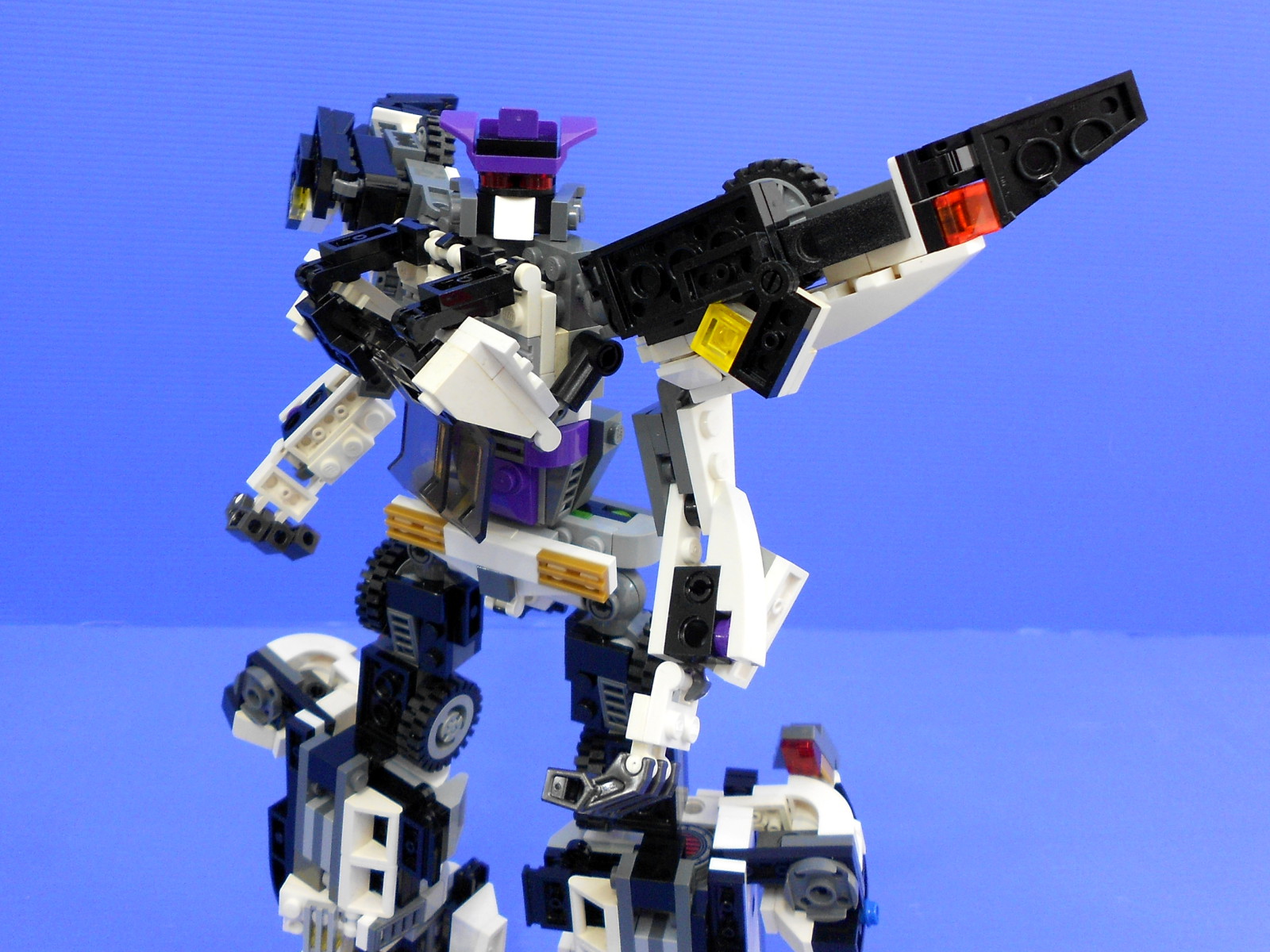 Alanyuppie's LEGO Transformers: LEGO "Fall of Cybertron" Octane (Triple ...
