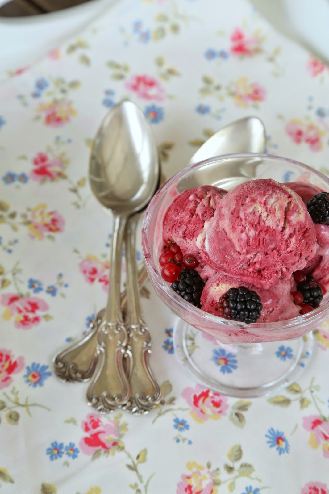 Marias Salt og Søtt: Iskrem med sommerens bær