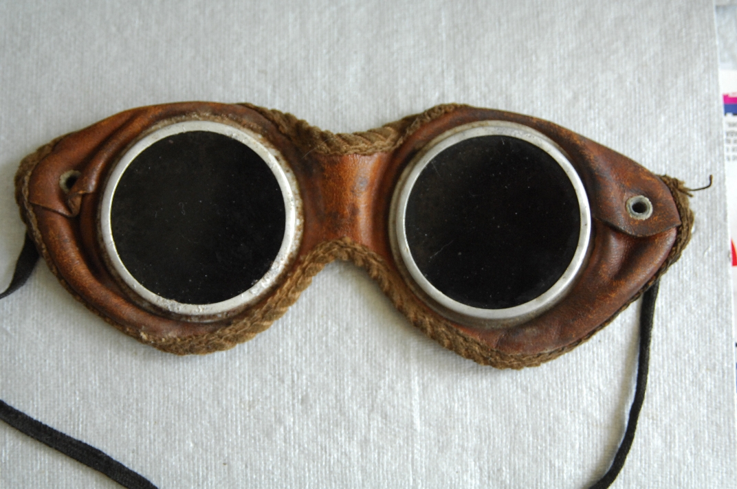 Our Vintage Adventures!: Vintage 1920's Leather Welder's Goggles