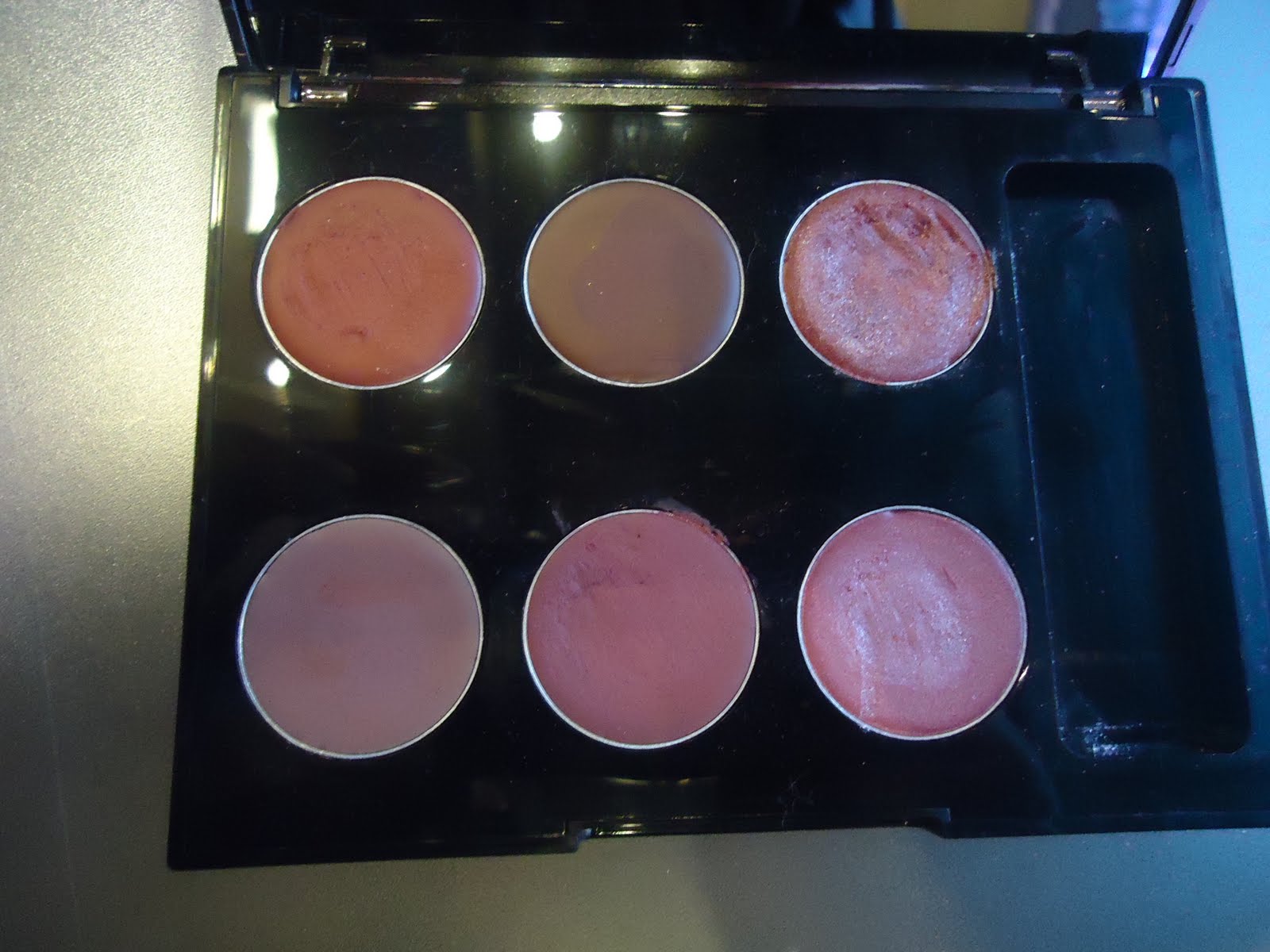 Lakme ABSOLUTE Lip Sync 6 in 1 Travel Kit Photos,Swatches - New Love ...