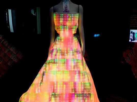 La LUZ de Sara: Prendas de vestir con tecnología LED