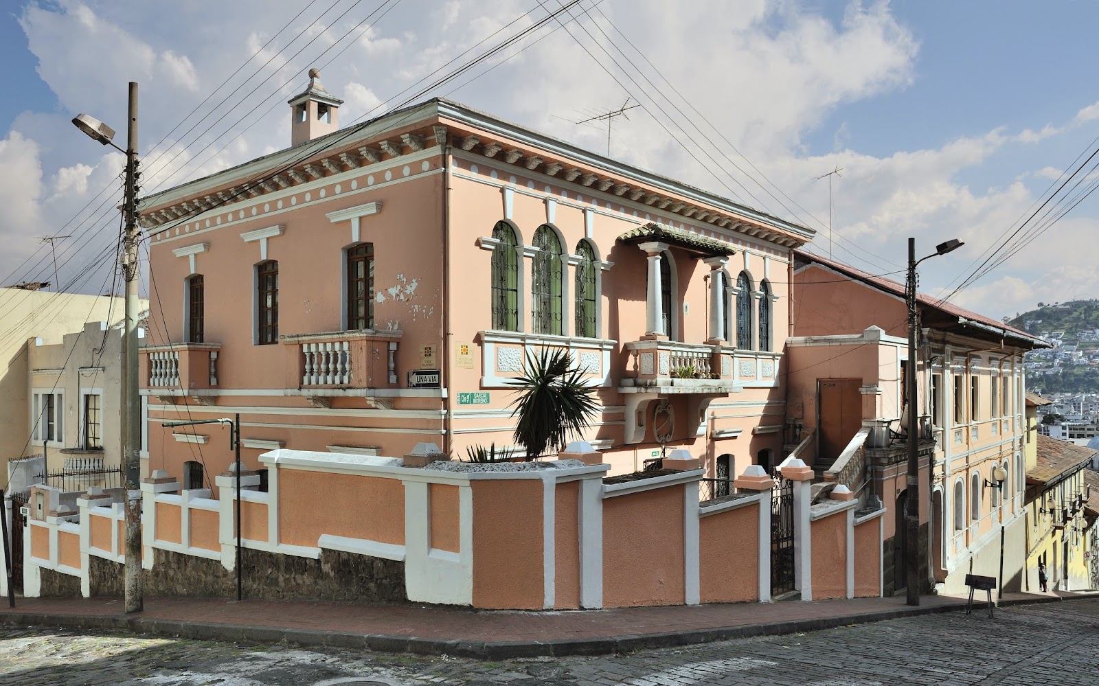 Quito y sus Maravillas - Ciudad milenaria y modernista: Arte colonial ...