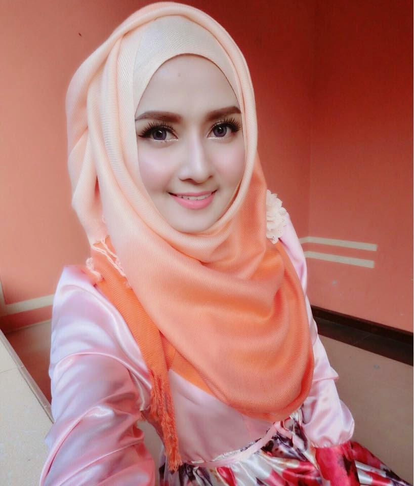 Cewek Hijabers Cantik Vs Mama Muda Berjilbab - Dunia Maya