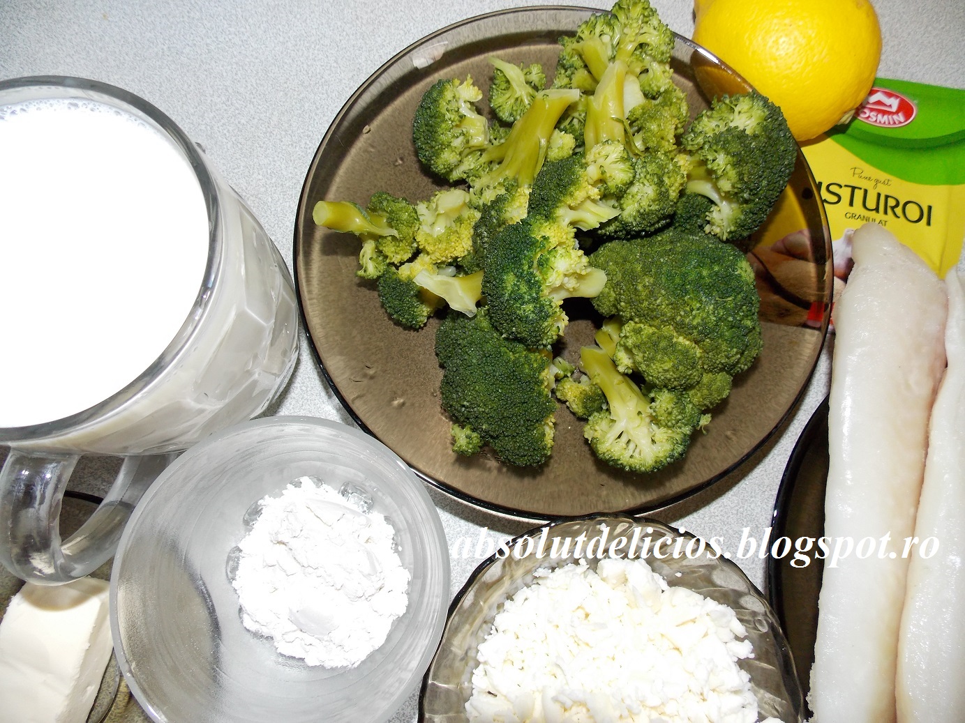 Absolut Delicios: FISH FILLET WITH BECHAMEL SAUCE AND BROCCOLI